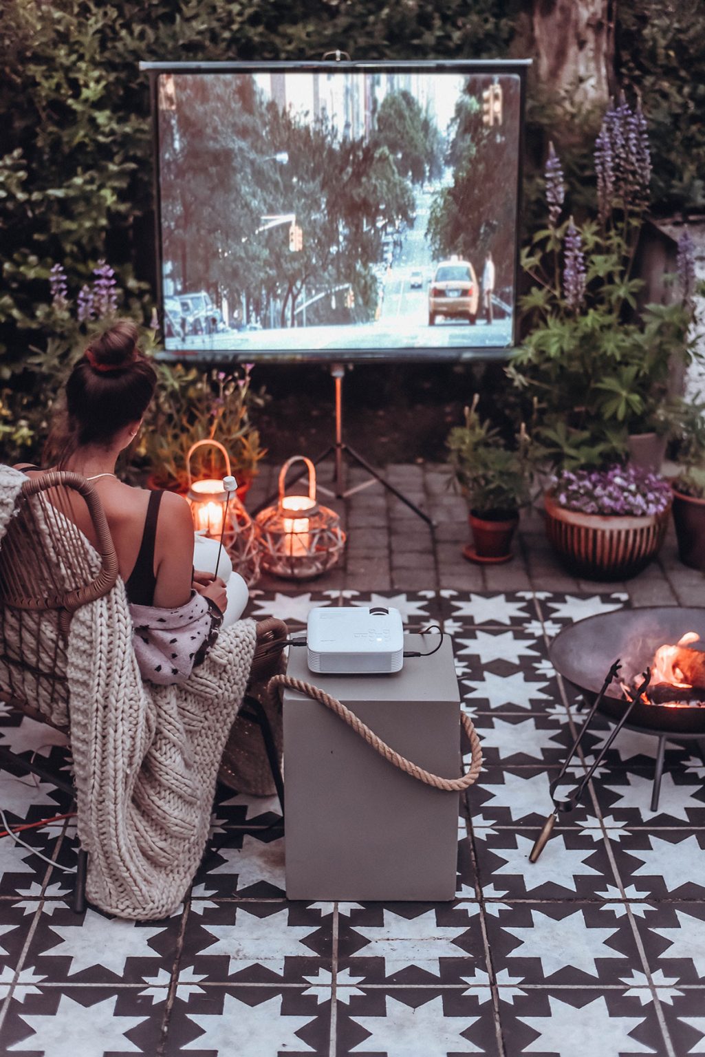 5 steps to the perfect budget outdoor cinema - thankfifi